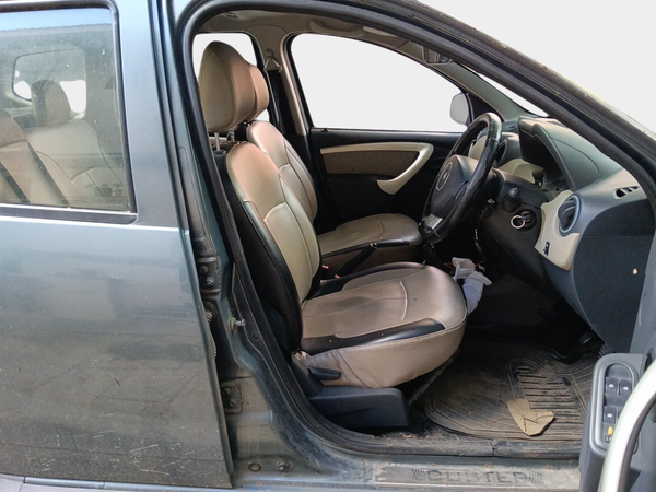 renault duster interior 2012