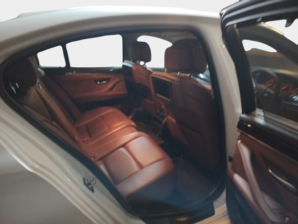 bmw 525d interior