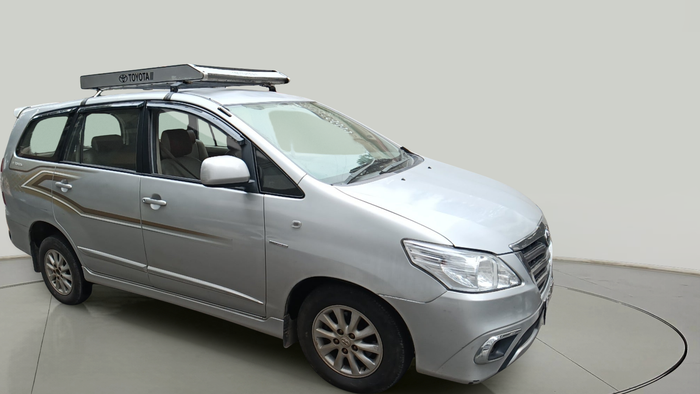 Used 2013 Toyota Innova 2.5 GX 8 STR | Verified Sellers - CARS24