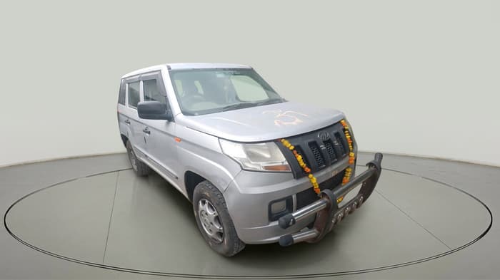 Used 2017 Mahindra TUV300 T4 PLUS Manual | Cars24