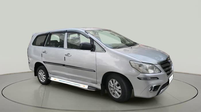 Used 2014 Toyota Innova 2.5 VX 8 STR Manual | Cars24