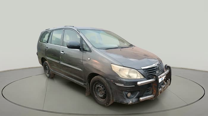 Used 2012 Toyota Innova 2.5 G 8 STR Manual | CARS24