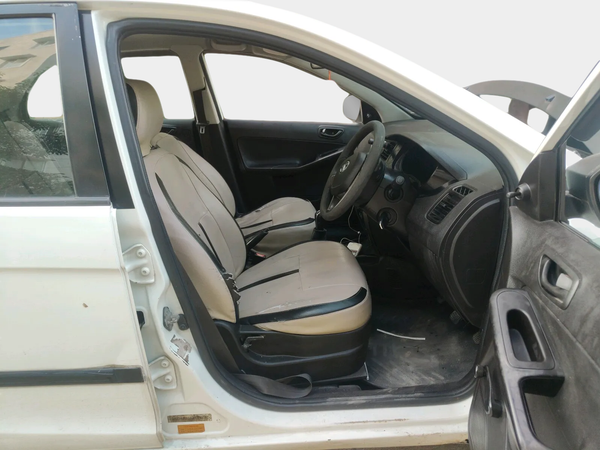 tata bolt 2016 interior