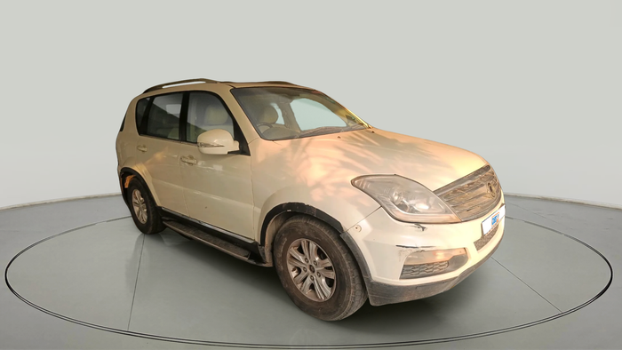 Used 2013 Ssangyong Rexton RX7 Automatic | Cars24