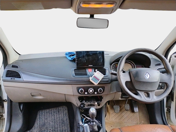 renault fluence interior