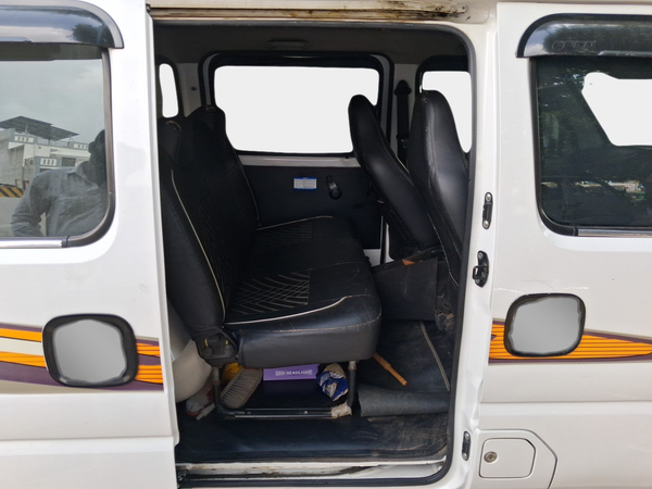 maruti eeco van interior