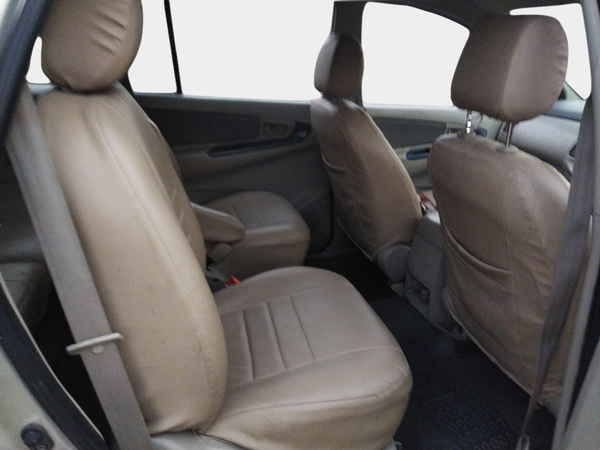 interior innova 2012