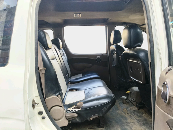 xylo e8 seating capacity