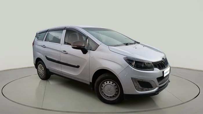 Used 2019 Mahindra MARAZZO M2 8 STR Manual | Cars24