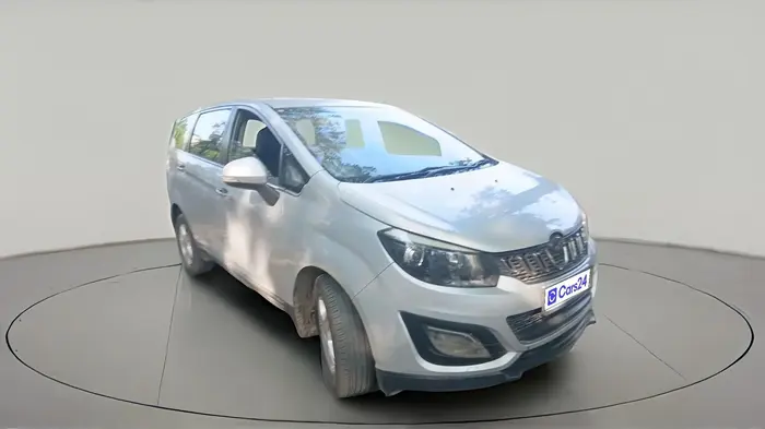 Used 2018 Mahindra MARAZZO M6 7 STR Manual | Cars24